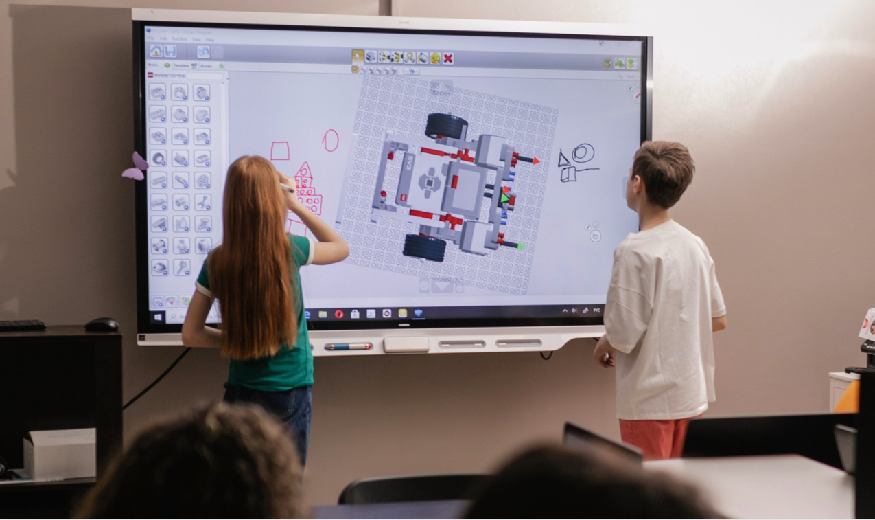 The Evolution of Classroom Tech: Why Schools Are Moving to Interactive Whiteboards